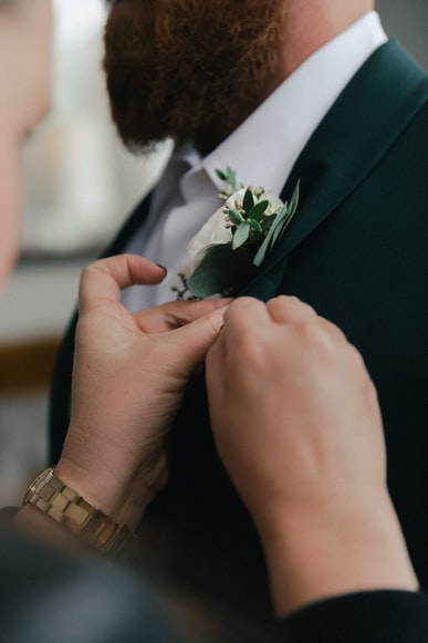 pinning-a-flower-on – Insights From Tom