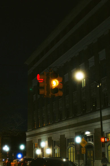 stoplight-at-night – Insights From Tom